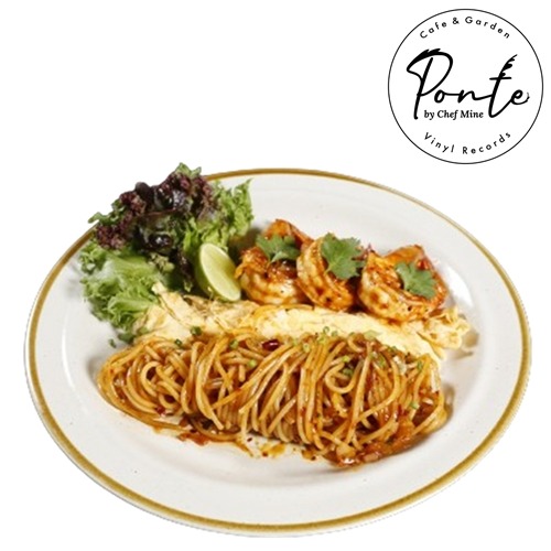 Delicious food with Khun Reed. Use 1 AIS point to redeem up to 15% ...